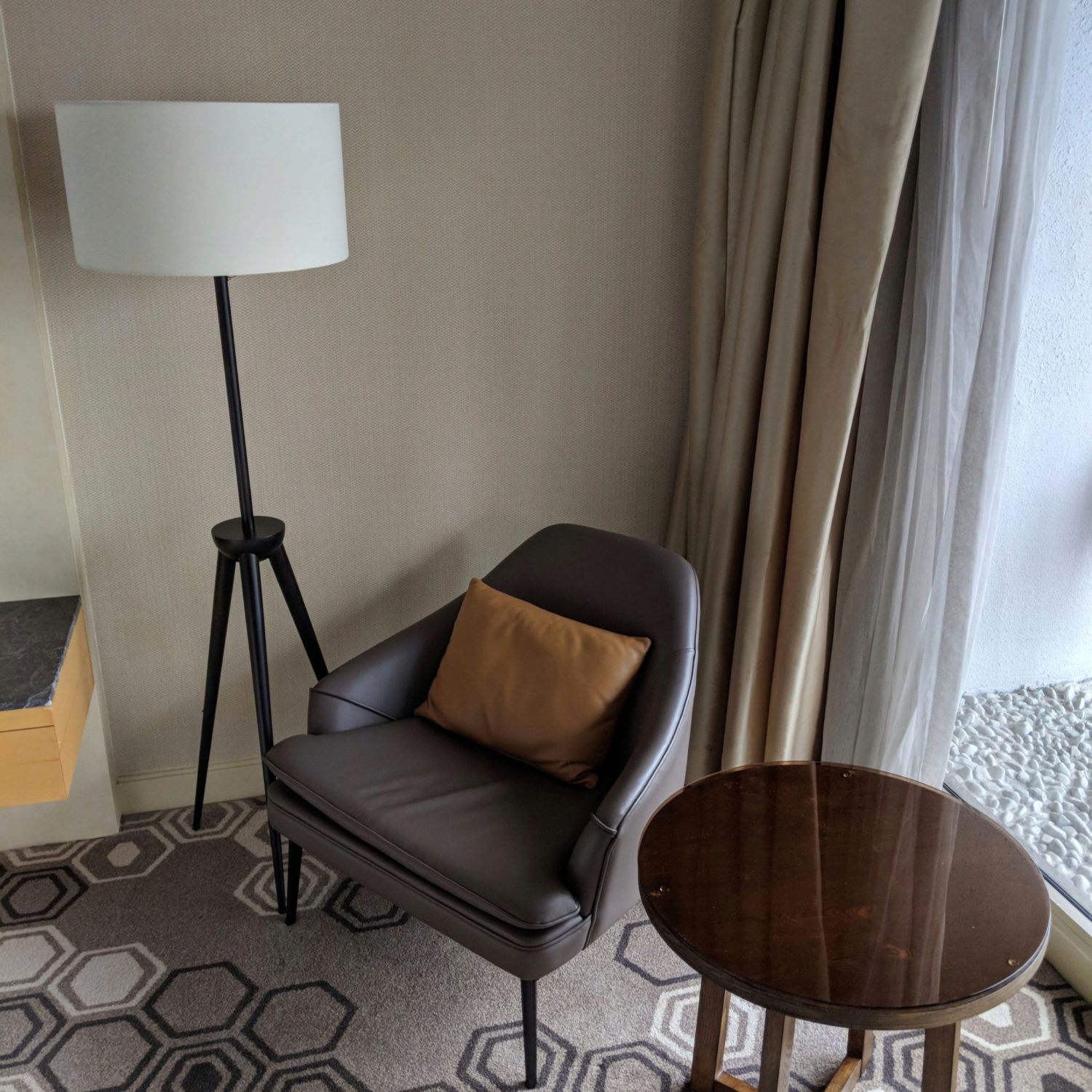 Hotel Review: Hilton Singapore (Premium Room) - Old-Fashioned ...