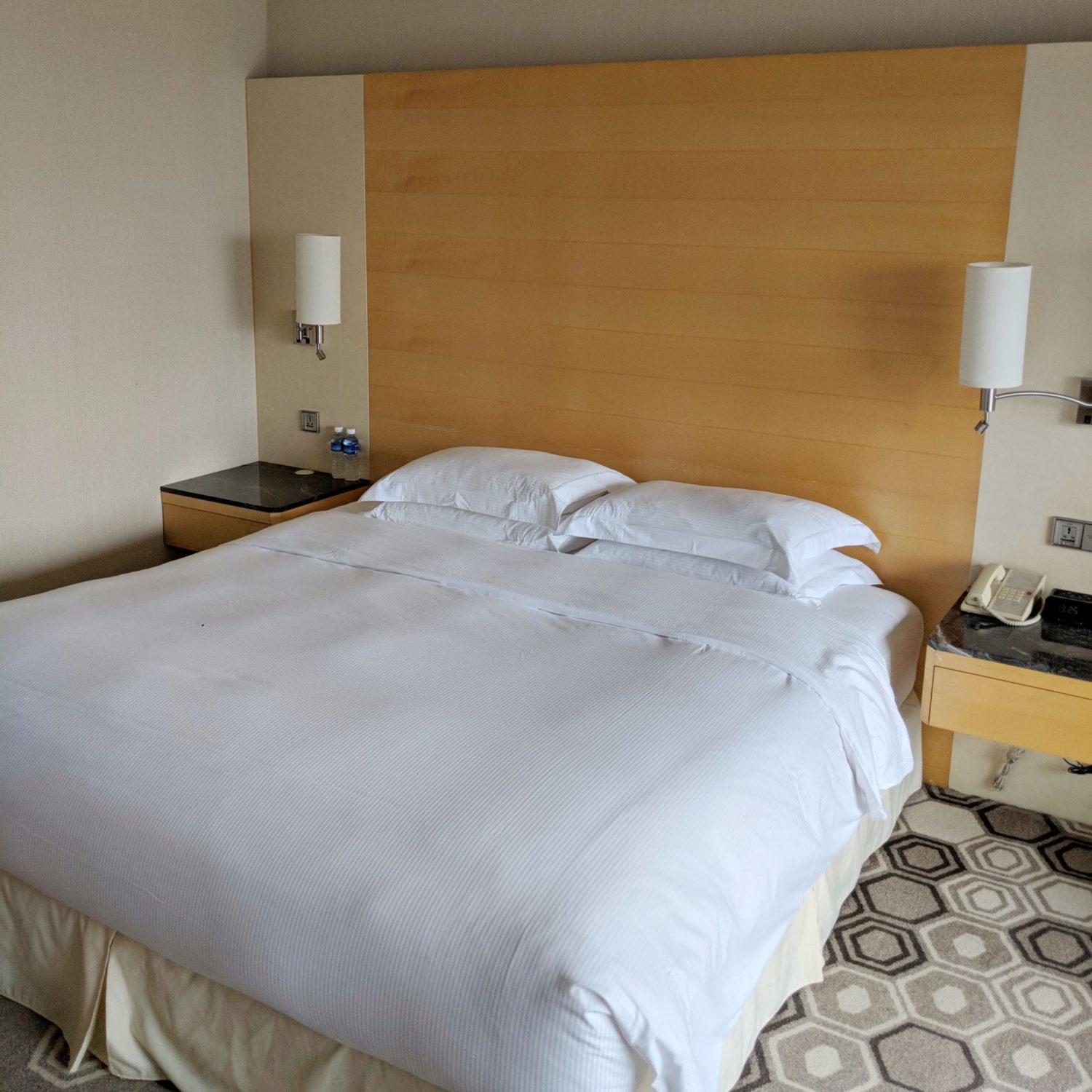Hotel Review: Hilton Singapore (Premium Room) - Old-Fashioned ...