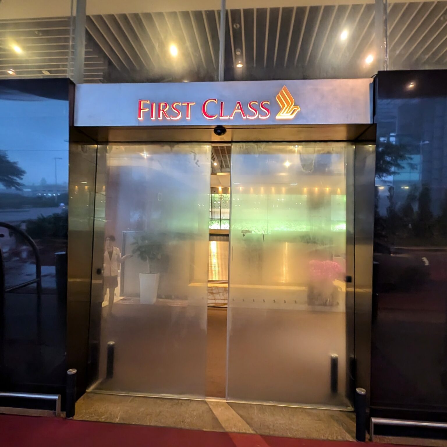 Flight Review: First Class, Singapore Airlines SQ636 SIN-HND (Boeing ...