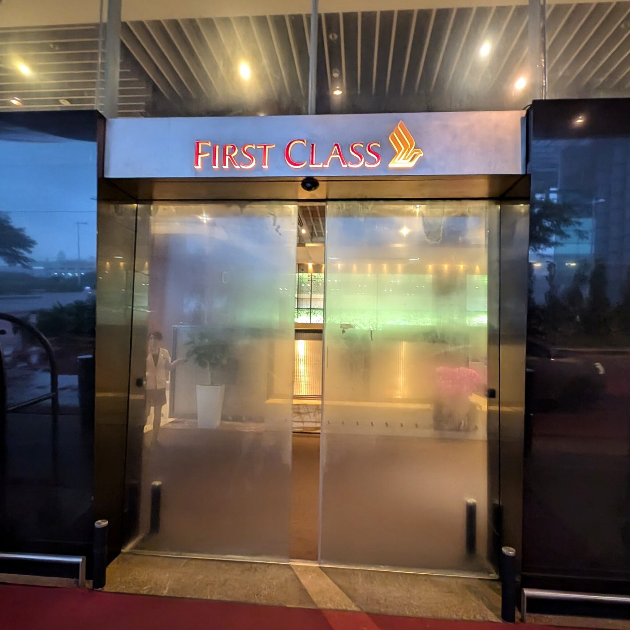 Flight Review: First Class, Singapore Airlines SQ636 SIN-HND (Boeing ...