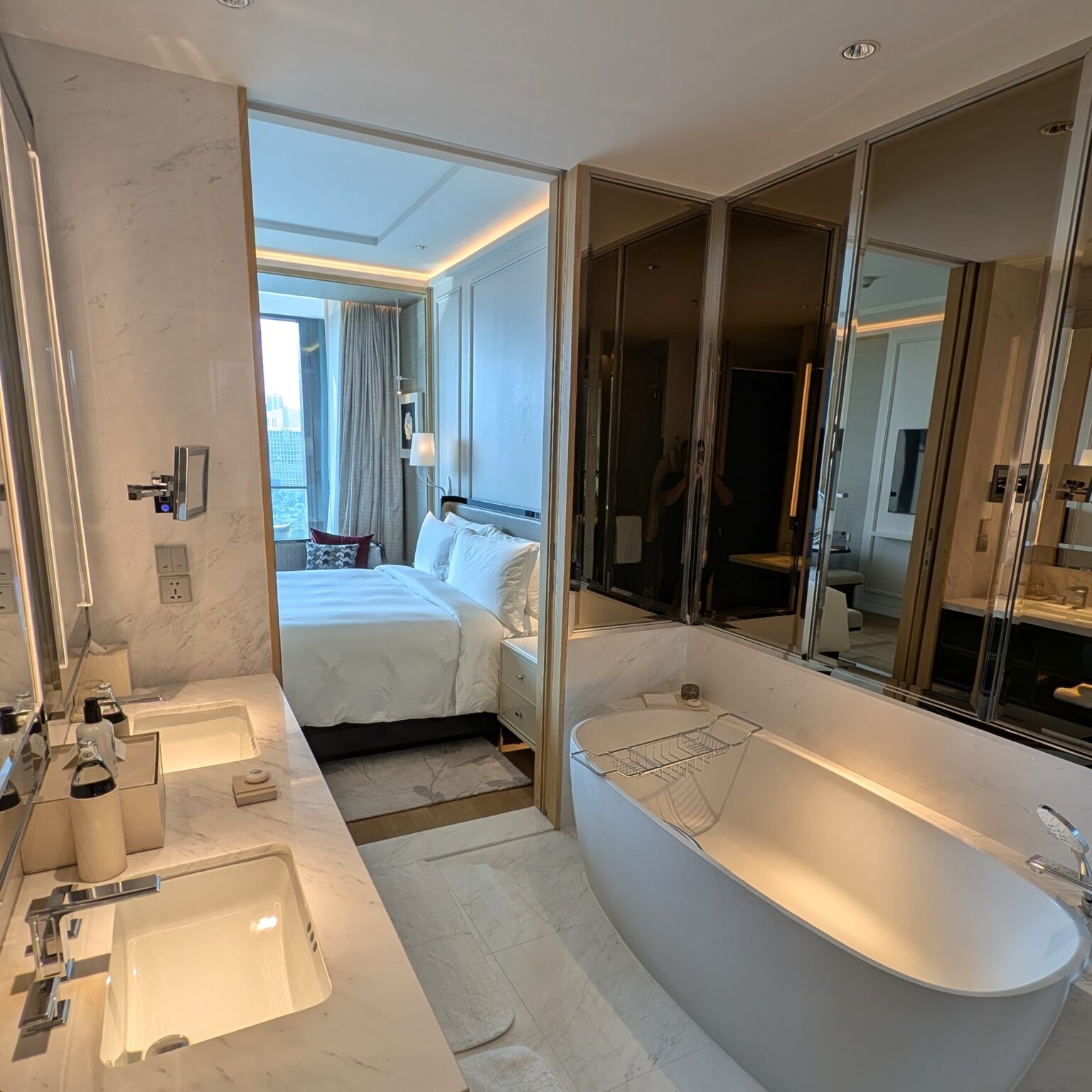 Hotel Review: The Ritz-Carlton Bangkok (Deluxe King with Lumpini Park ...