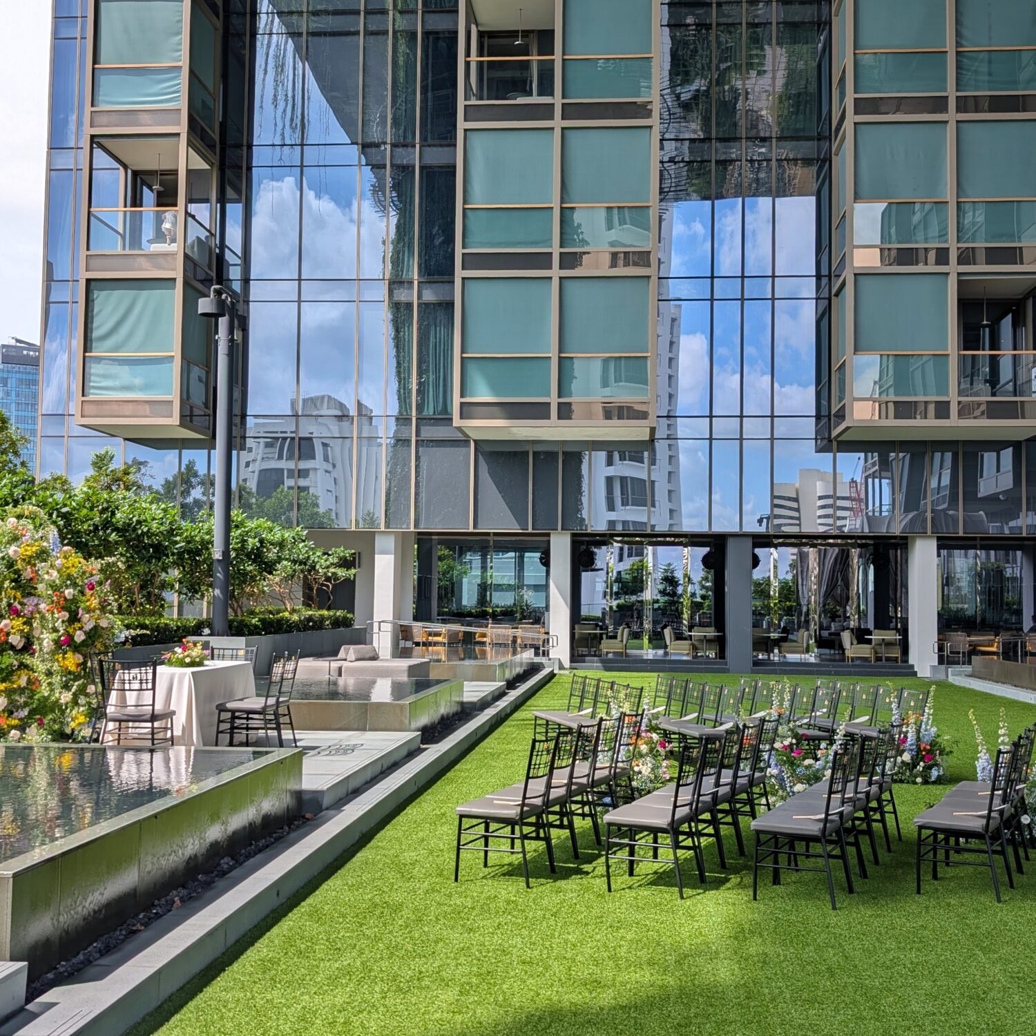 Hotel Review: Pan Pacific Orchard (Pacific Club Balcony King ...